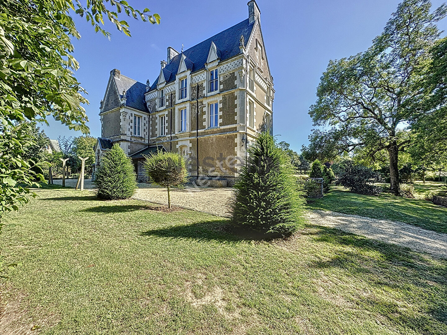 Vente Chateau a Vern d'Anjou, d'une superficie de 269m2, 5 chambres ...