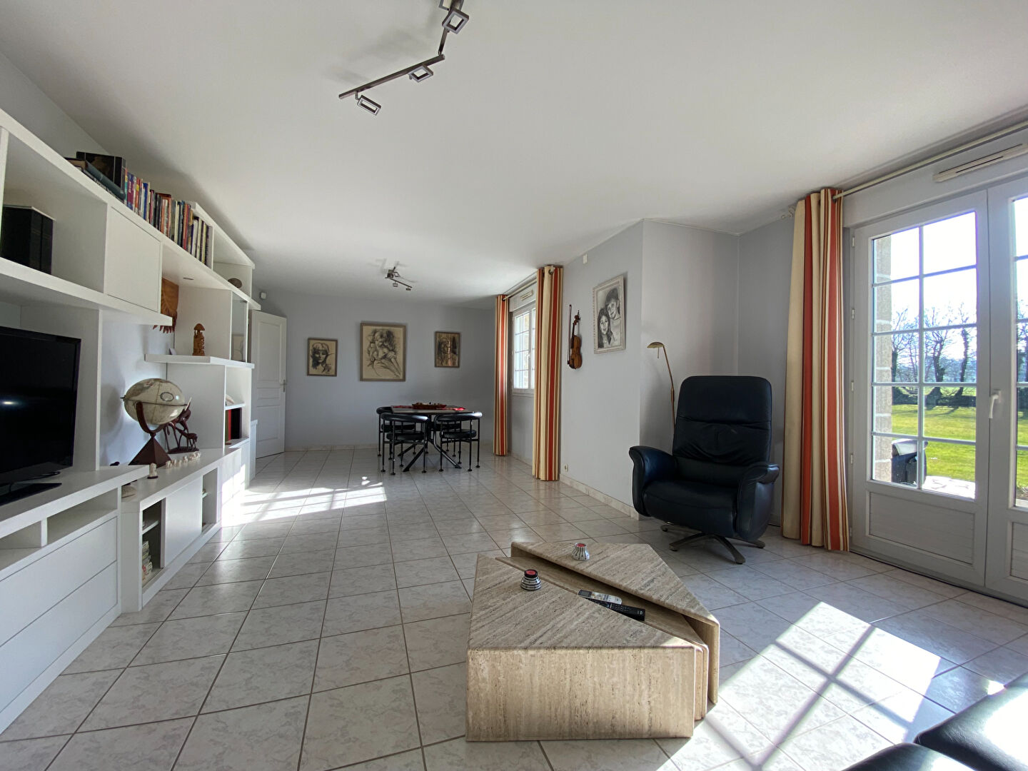 Maison 142 m2 Elven avec double garage sur 3000 m2 de terrain