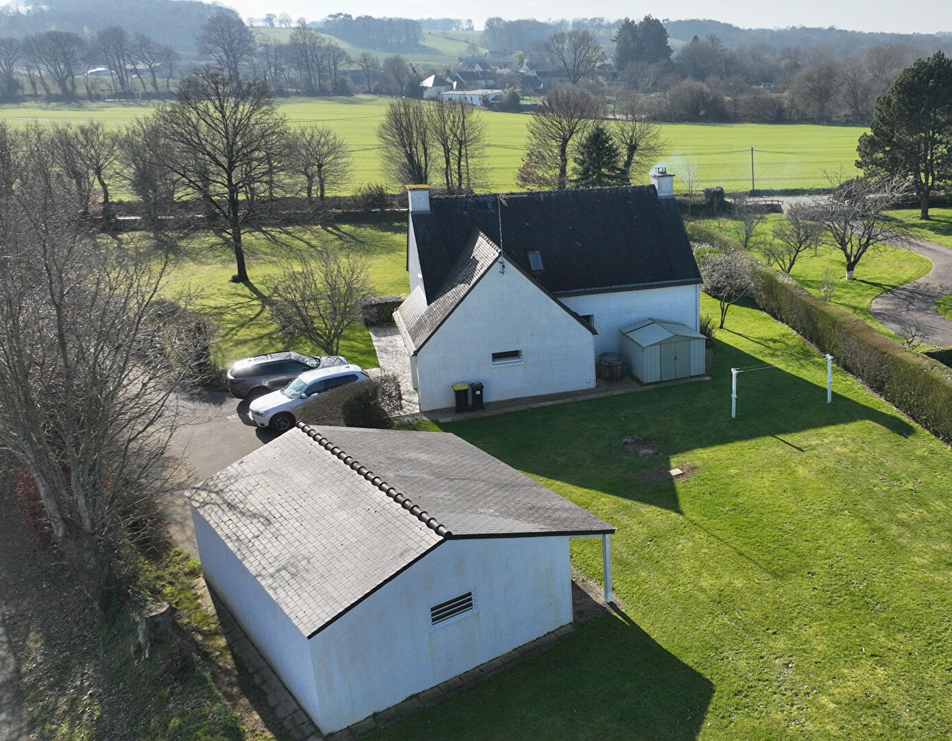Maison 142 m2 Elven avec double garage sur 3000 m2 de terrain
