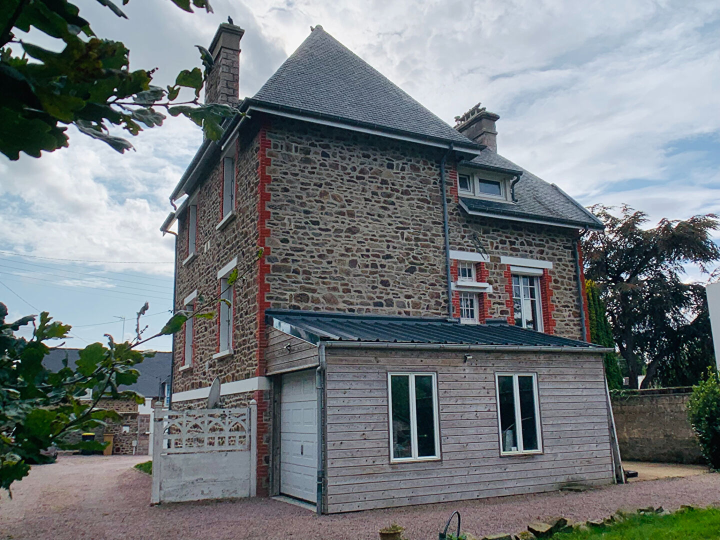 Maison typique Lamballaise, familiale et confortable, sur grand terrain ...
