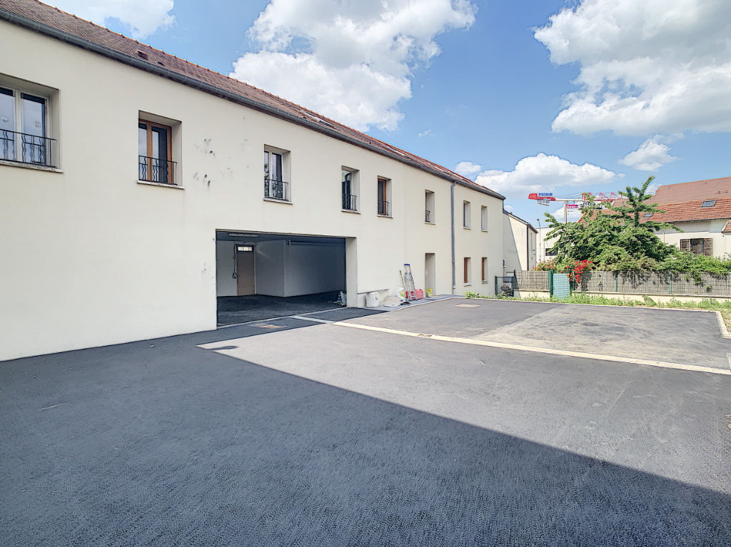 locaux pour stockage provisoire de produits et materiaux non dangereux