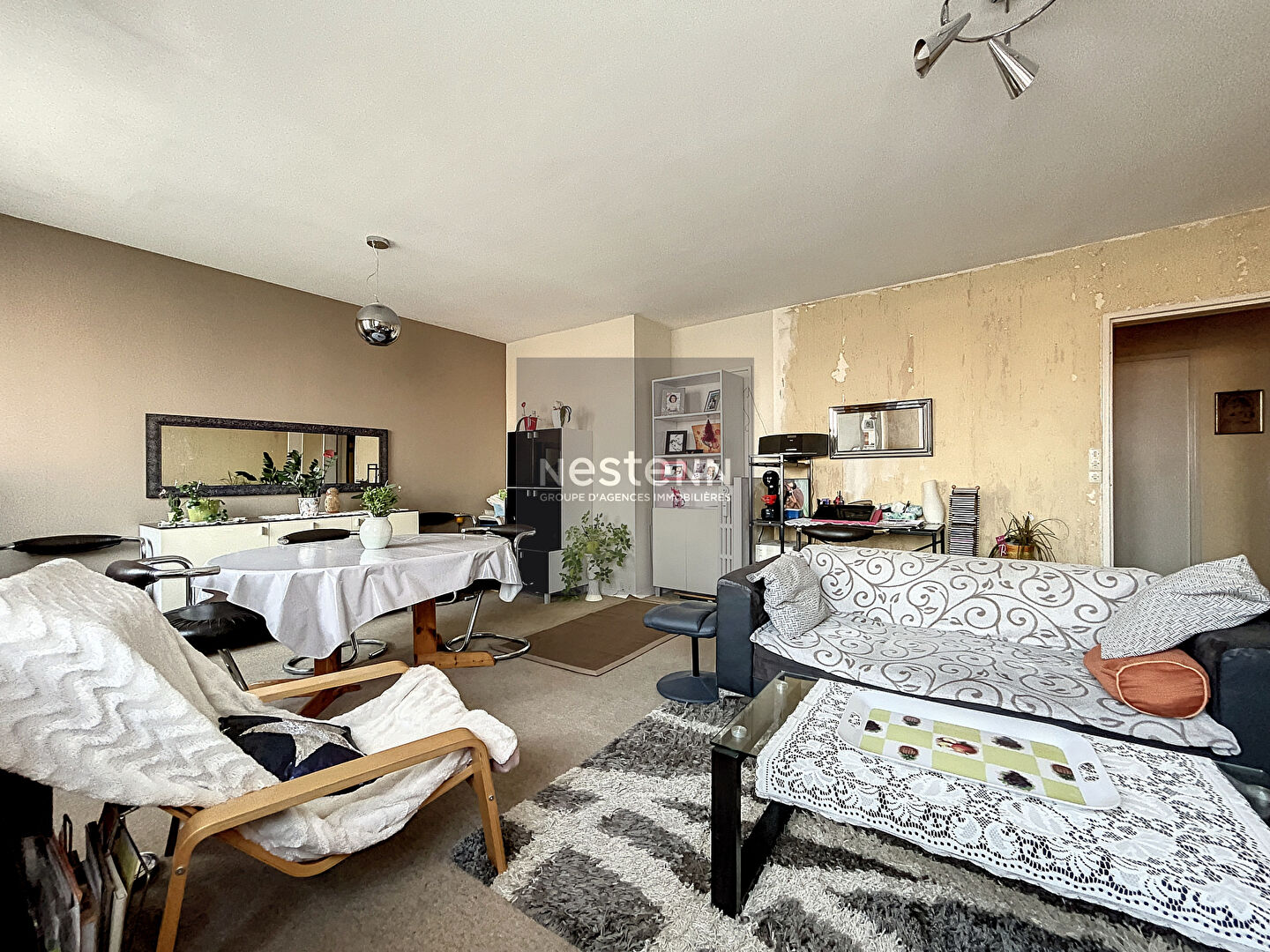 Appartement de type 4 a Angers residence du Puy Garnier avec garage et cave