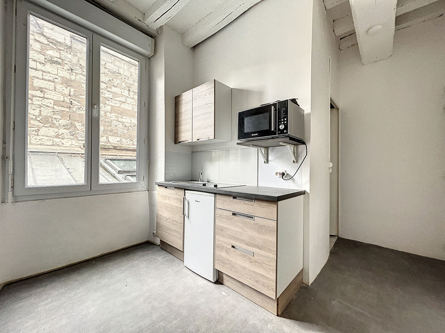 Studio Angers hyper centre libre a la vente