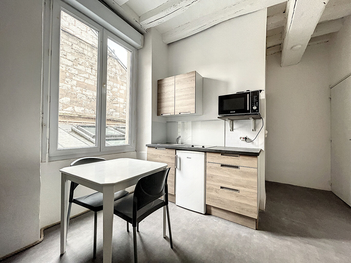 Studio Angers hyper centre libre a la vente