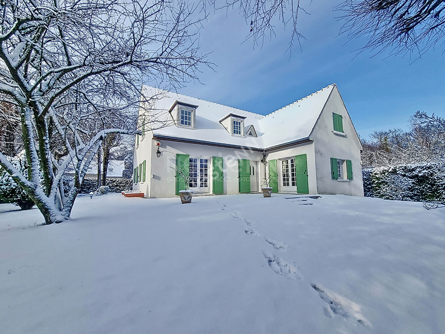 MAISON COYE LA FORET - 8 pieces