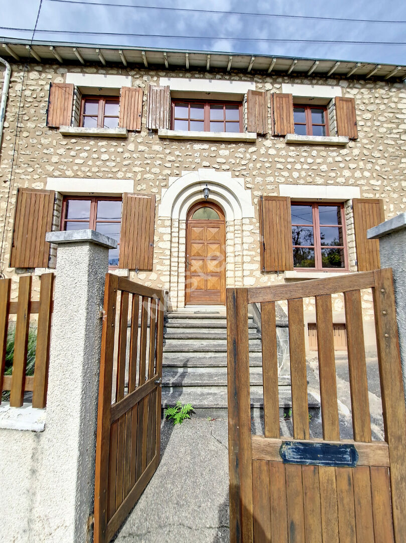 A vendre Grande Maison de 164m2 de ville quartier les Rocs/ Condorcet avec 4 chambres sur un ...
