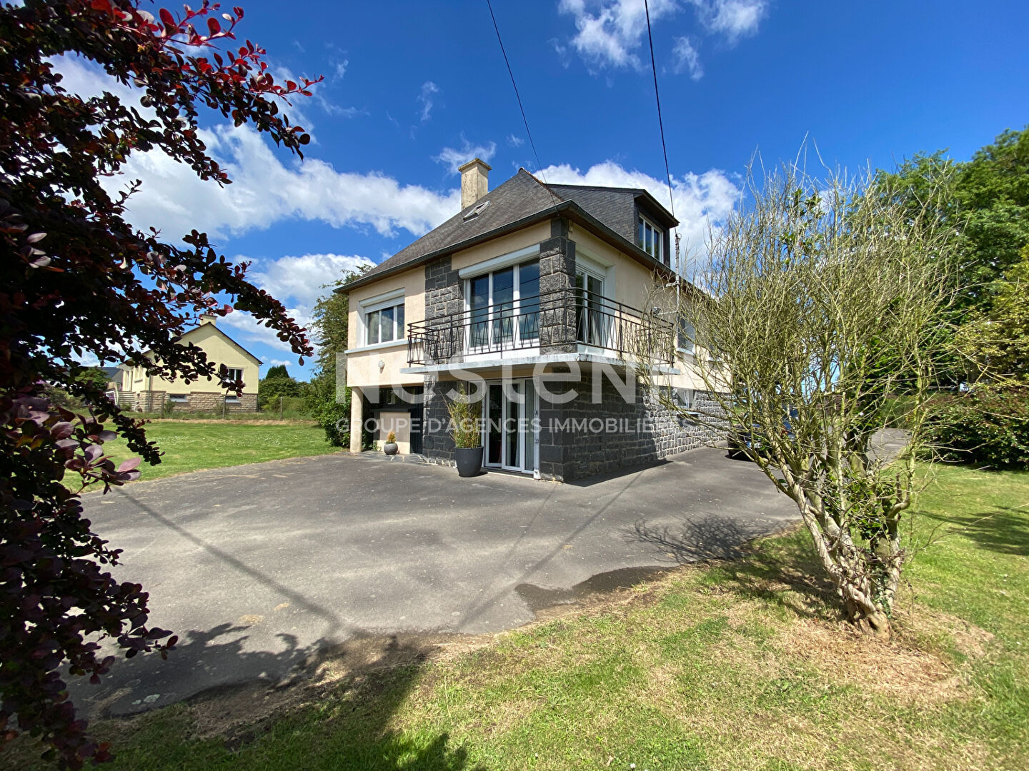 À VENDRE MAISON 4 CHAMBRES ET TERRAIN CONSTRUCTIBLE À MESNIL-ROC'H