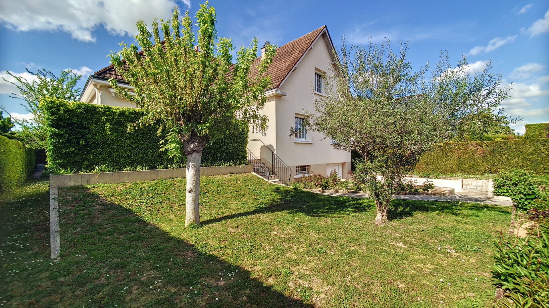 Maison Saint Cyr Sur Loire 6 pieces 143.72 m2