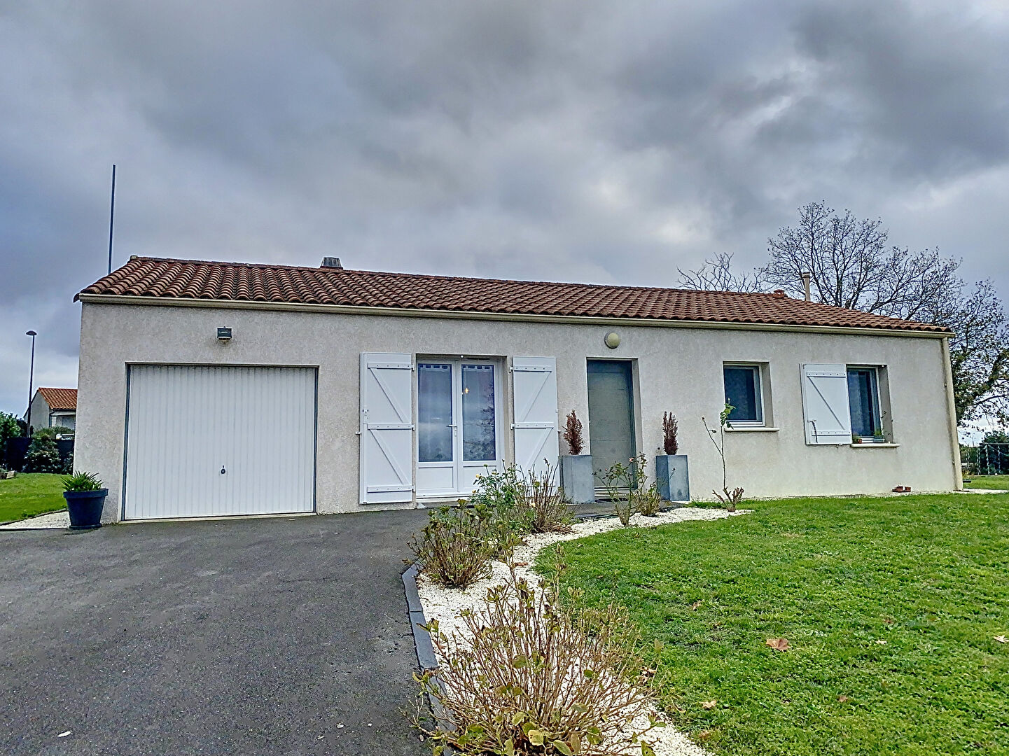 Maison Saint Cyr Des Gats, plain pied, 3 chambres, terrain