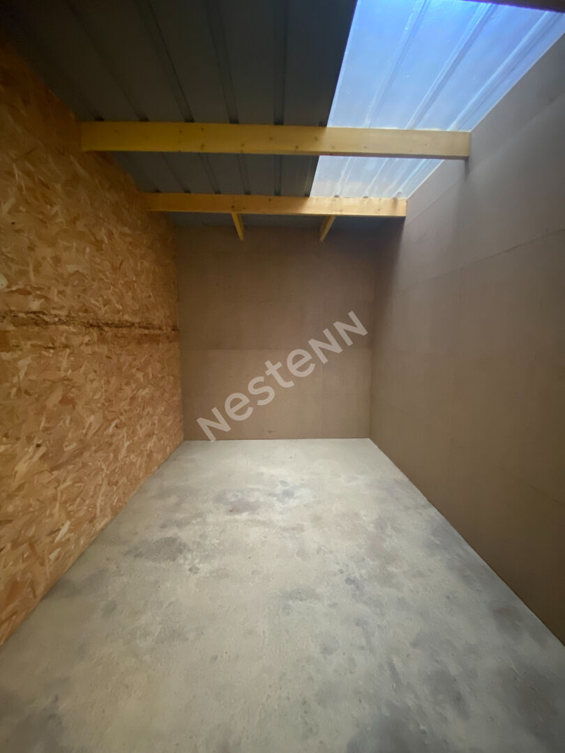 BOX MOREAC 10m2 dans hangar securise