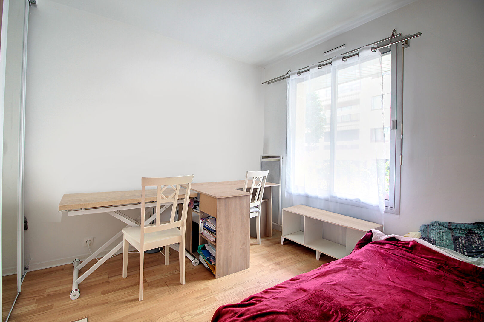 STUDIO LEVALLOIS-PERRET A 100M DE LA GARE CLICHY-LEVALLOIS REZ-DE-CHAUSSEE