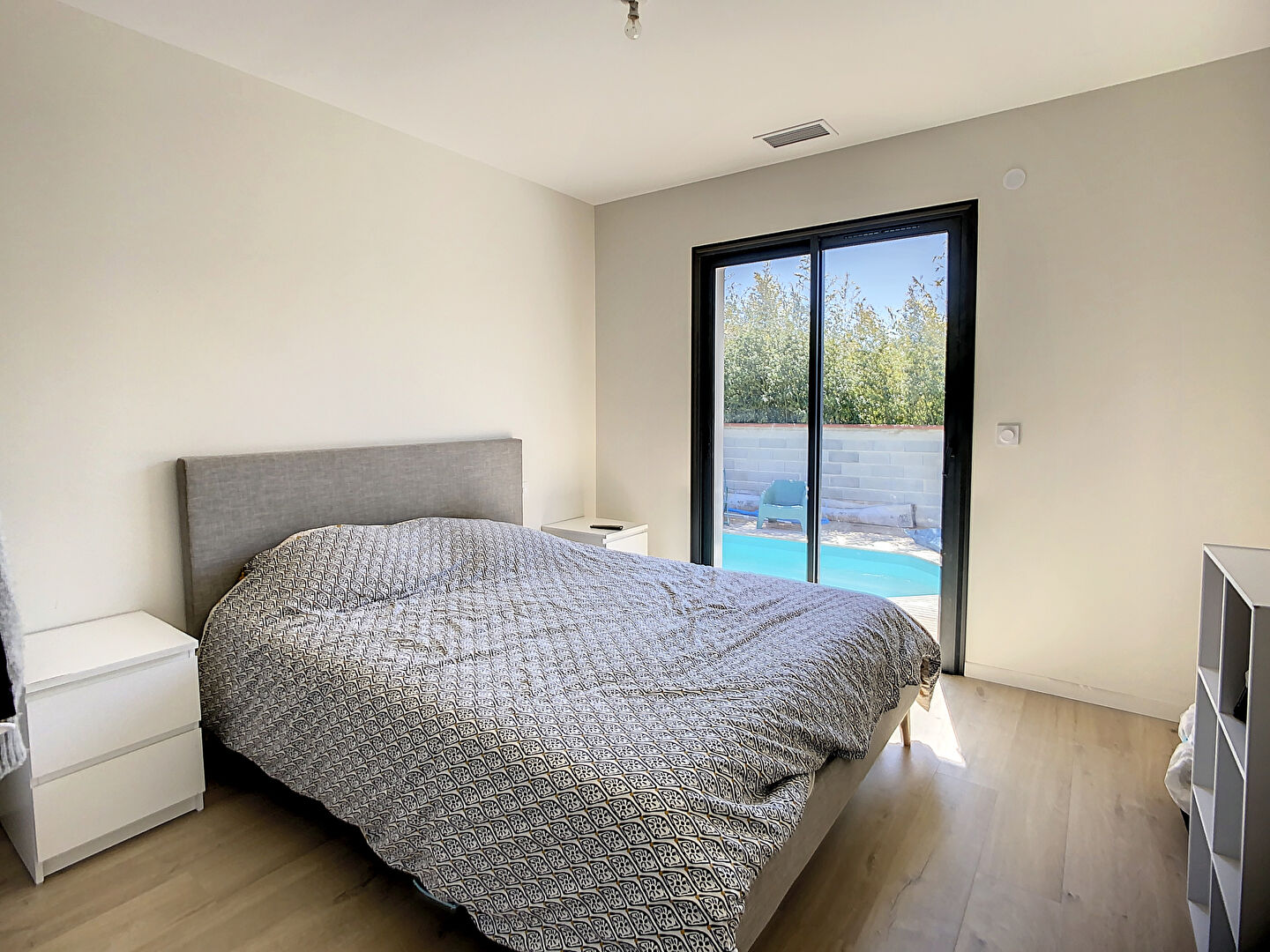 A VENDRE - BOMPAS - Villa 3 faces - 3 chambres - Garage - Piscine