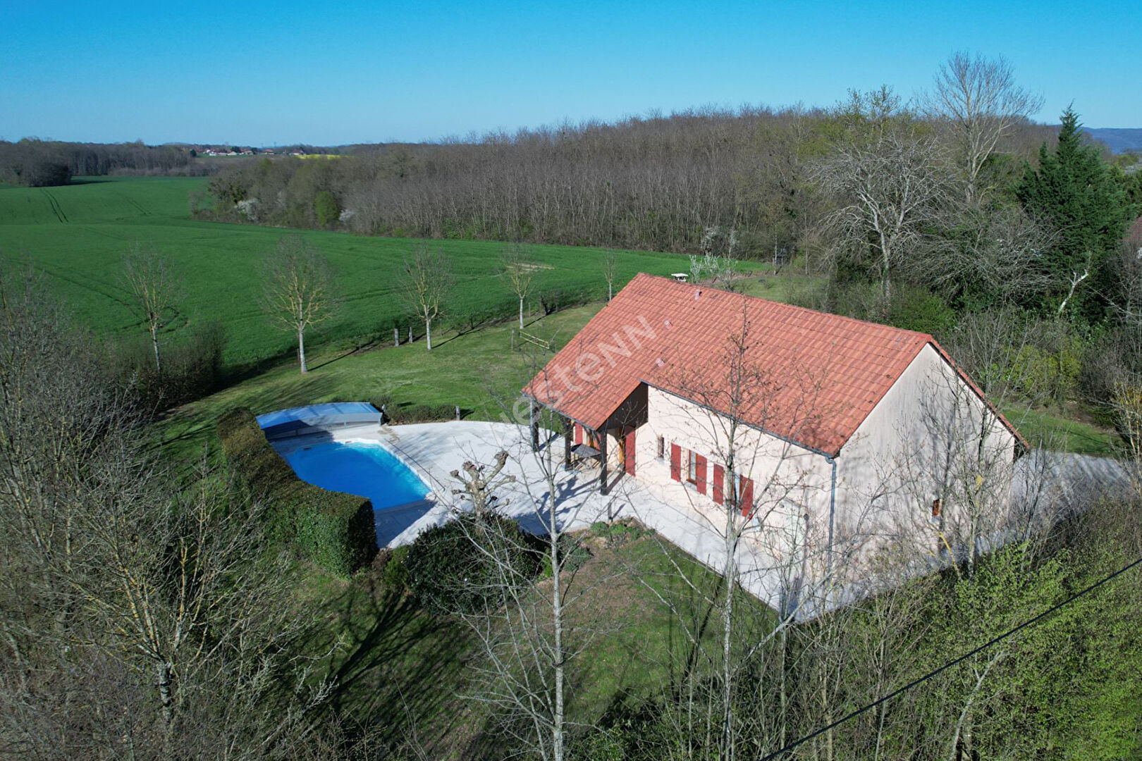 Maison recente situee entre Cuiseaux et Louhans et ses 157 arcades a 5 ...