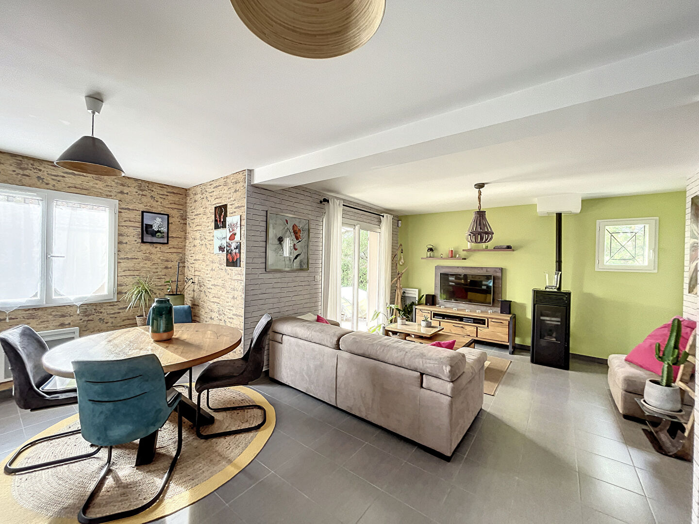 Maison de 85m2, terrain de 259m2 avec 3 chambres, un garage