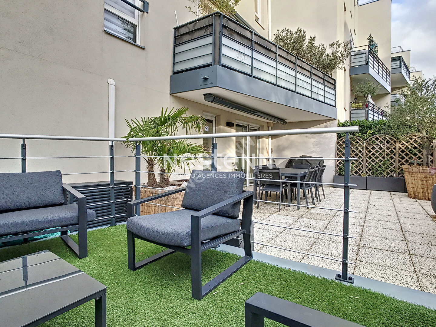 SATHONAY CAMP APPARTEMENT 3 PIECES REZ DE JARDIN AVEC GRANDE TERRASSE ET GARAGE BOX FERME