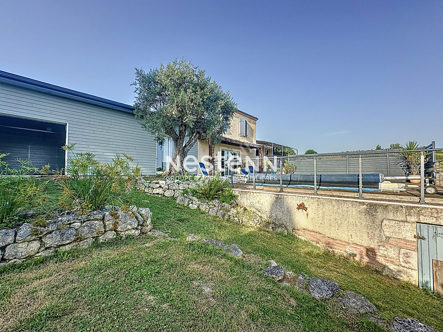 A vendre Maison Preignan 5 chambres 168 m2 piscine et jardin cloture