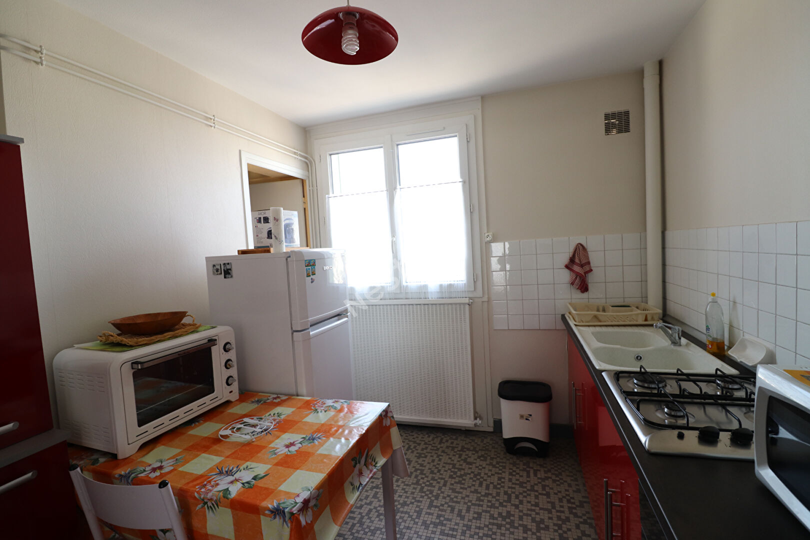 Appartement Nevers Colbert, lumineux proche commerces et ecoles, calme ...