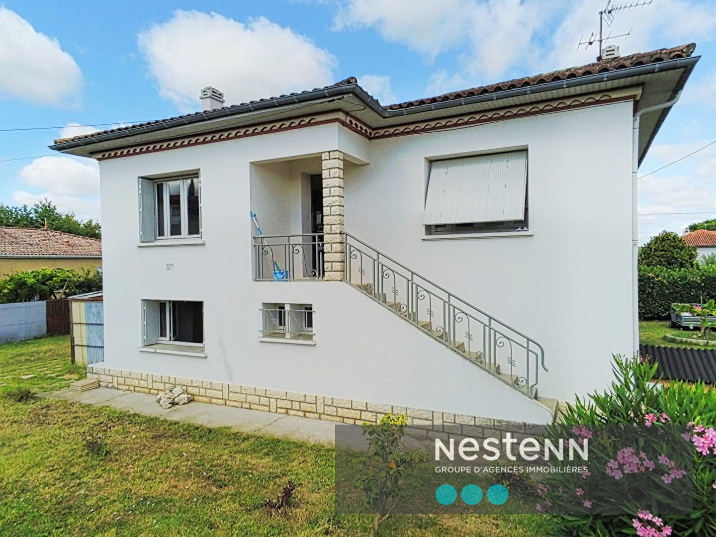 A VENDRE Maison avec trois chambres sur la commune de Villeneuve Sur ...