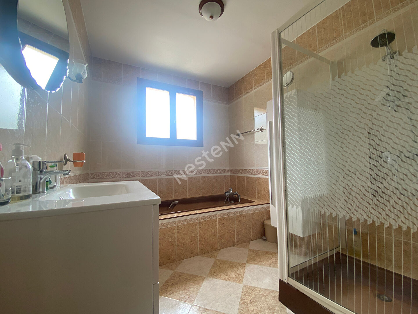 **Maison de 8 Pieces de1802 avec Appartement T2 de 46m2 , Jardin ...