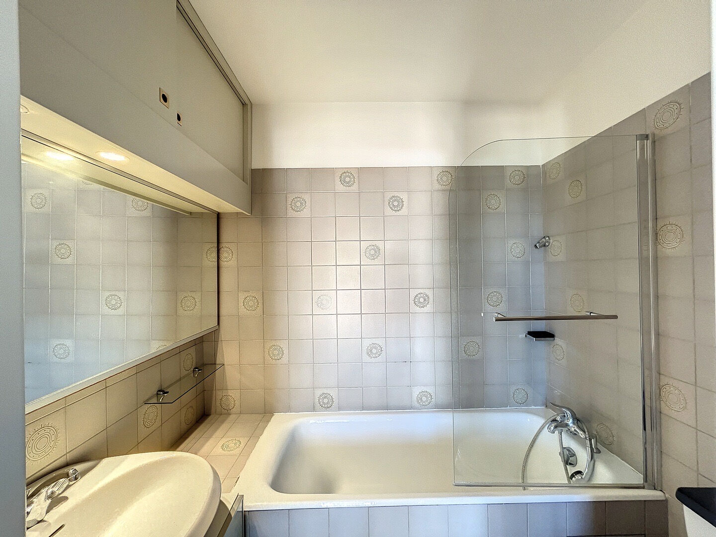 location Studio a l'annee 23m2 avec balcon 4m2 et box ferme a 1mn a ...