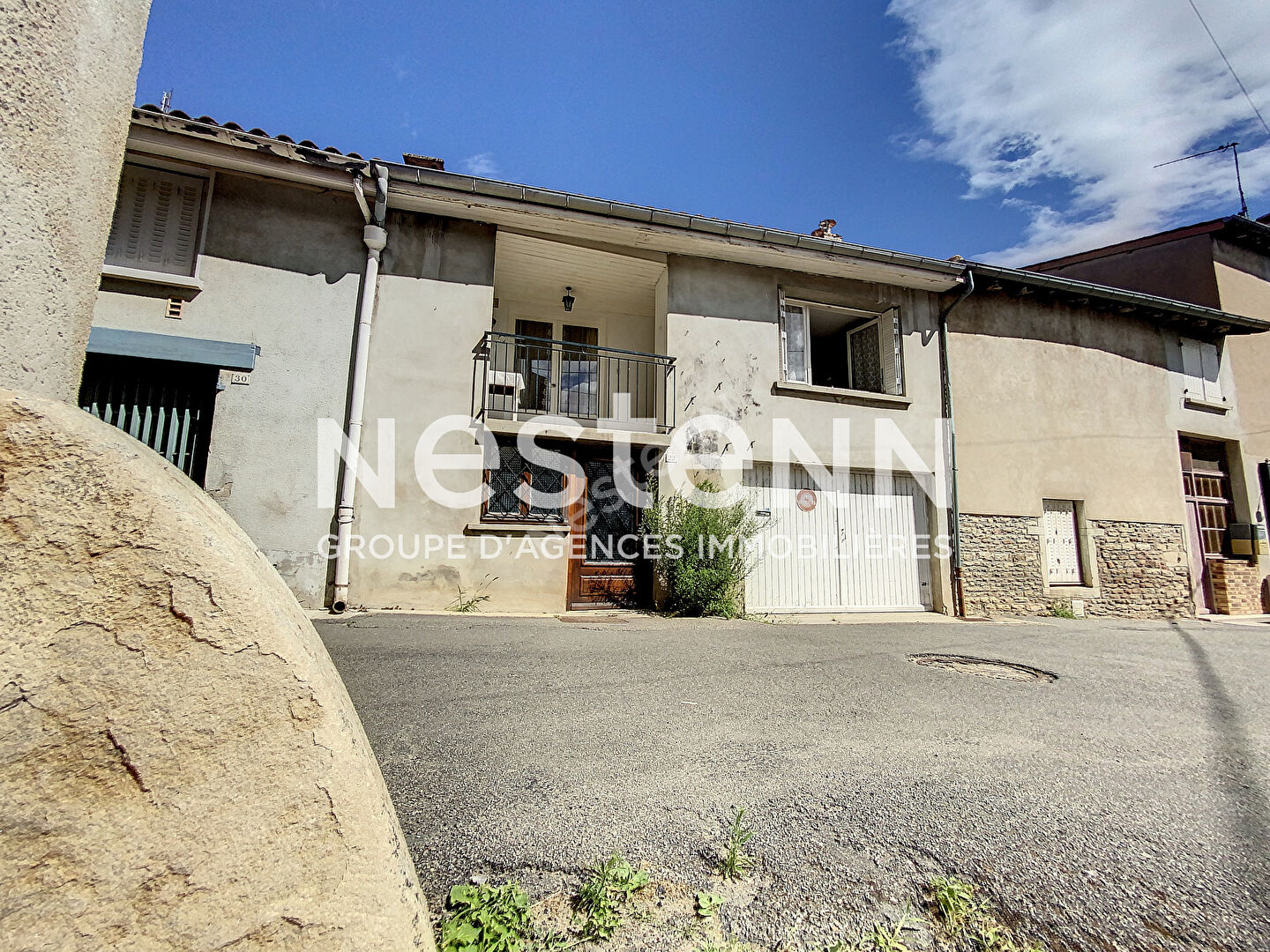 Maison de Village 2 Chb + Garage + Combles Amenageables - 71960 PRISSE