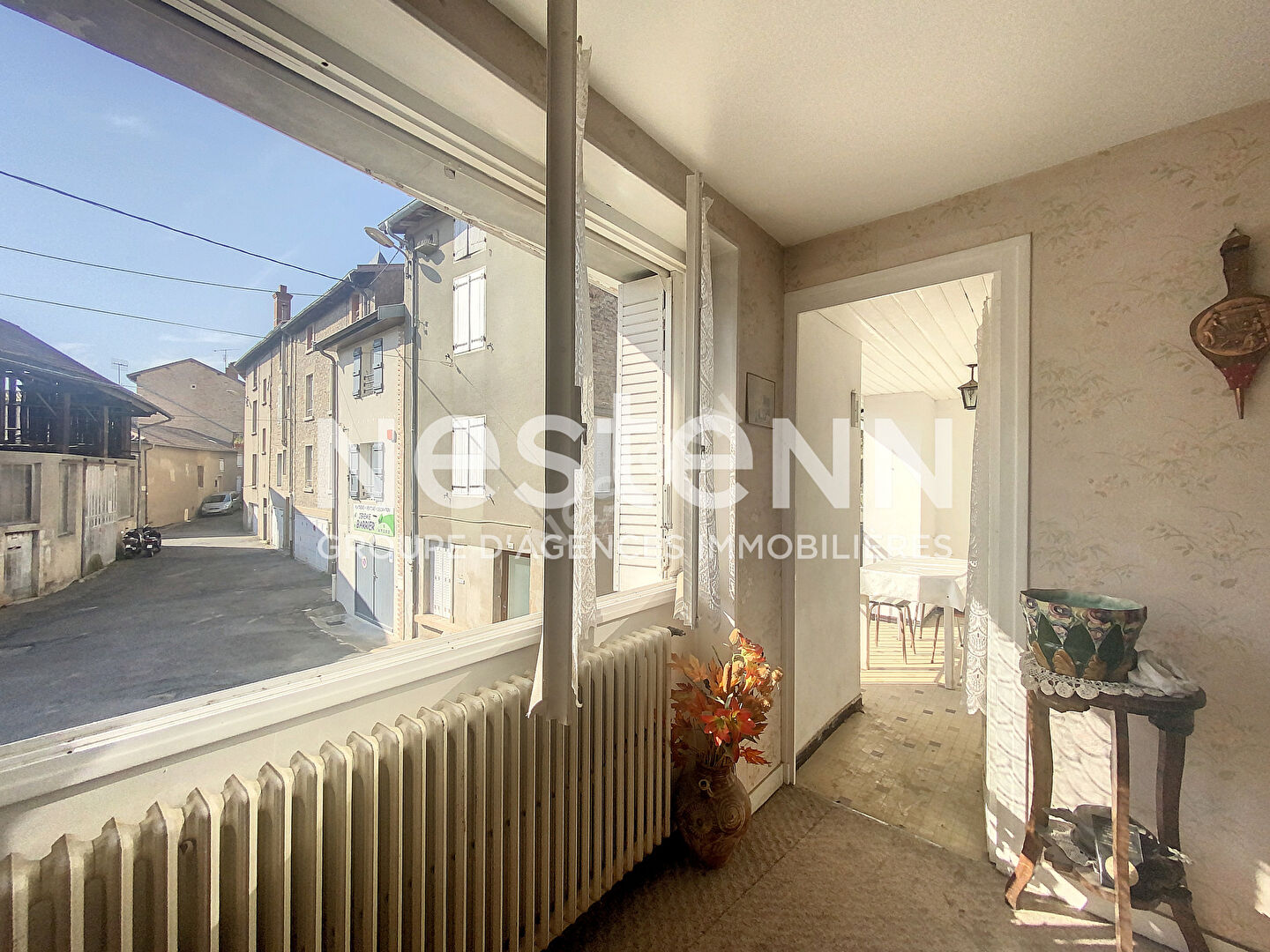 Maison de Village 2 Chb + Garage + Combles Amenageables - 71960 PRISSE