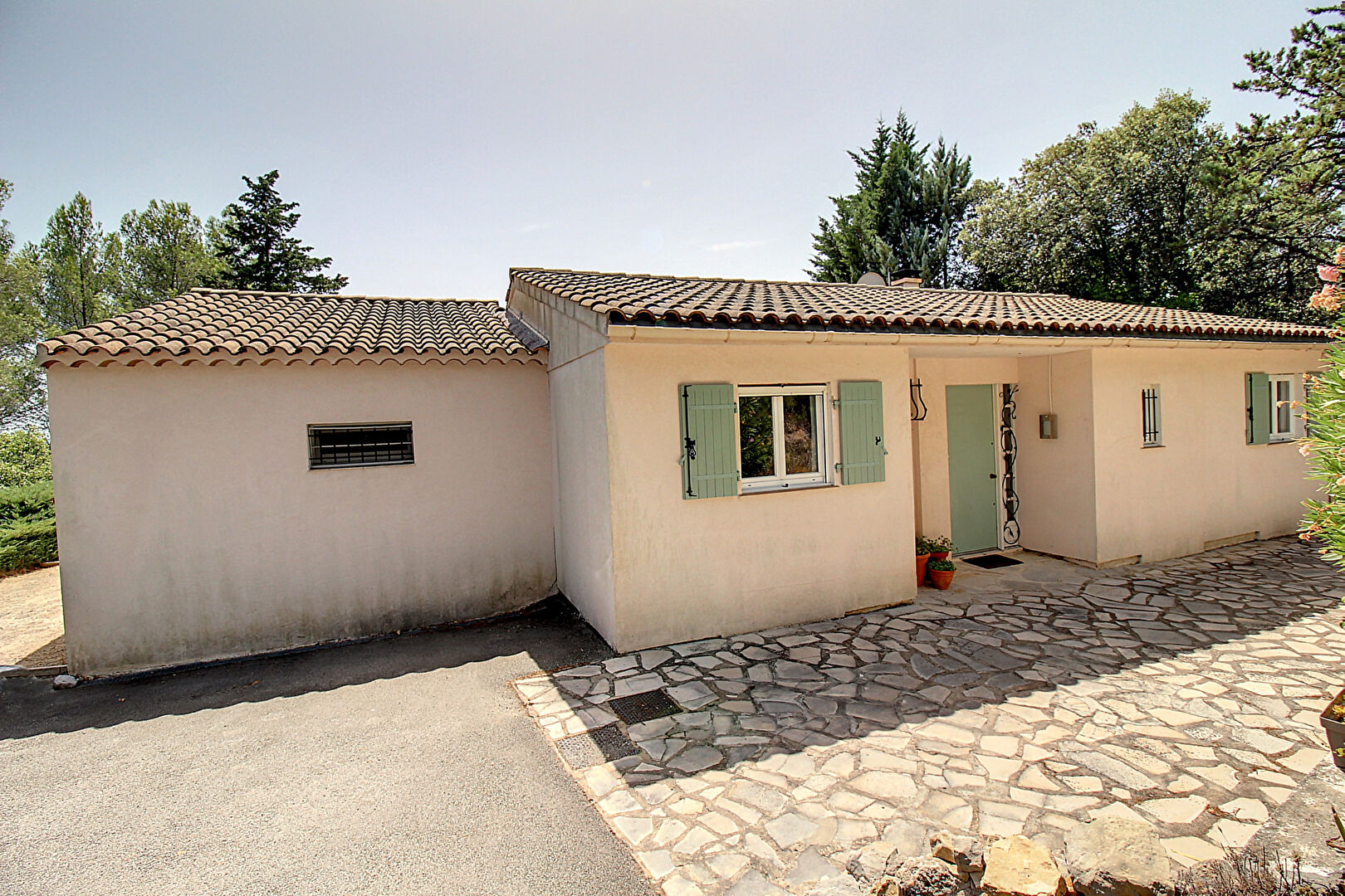 EXCLUSIVITE ! CALLAS Maison 5 pieces 115 m2 sur 2720 m2 de terrain avec PISCINE