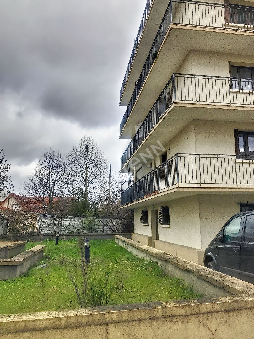 MONTREUIL APPARTEMENT F1 38m2 AVEC BALCON 850Â CHARGES COMPRISES