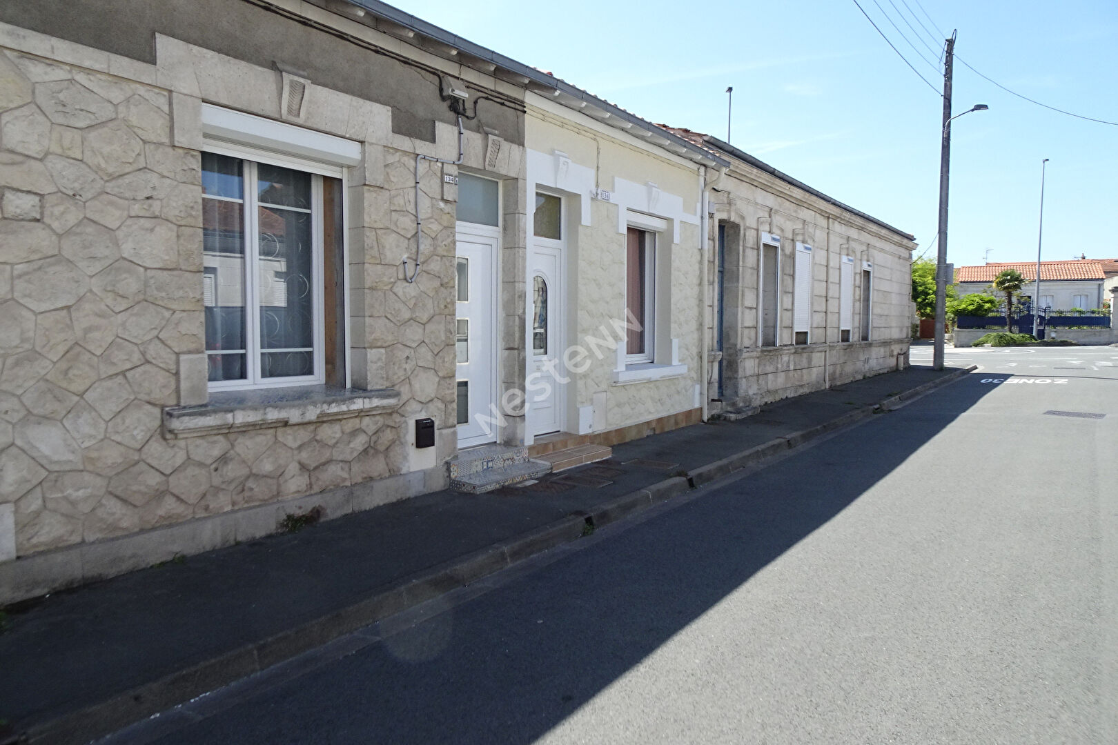 Exclusivite a Rochefort : Plain Pied en Parfait etat 1 chambre+courette