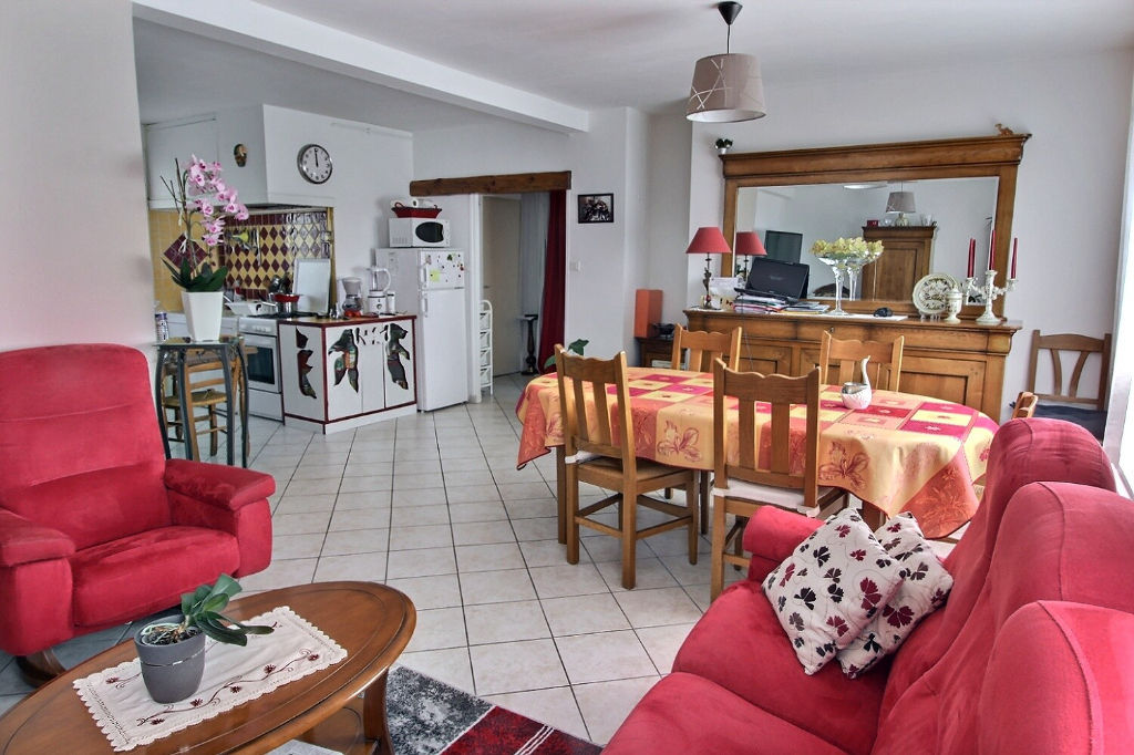 Proche metro Parilly: Lumineux T4 avec loggia