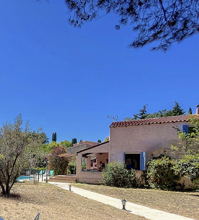 SOUS OFFRE - Maison 75 m2 - 2 chambres - studio - terrain 1200 m2