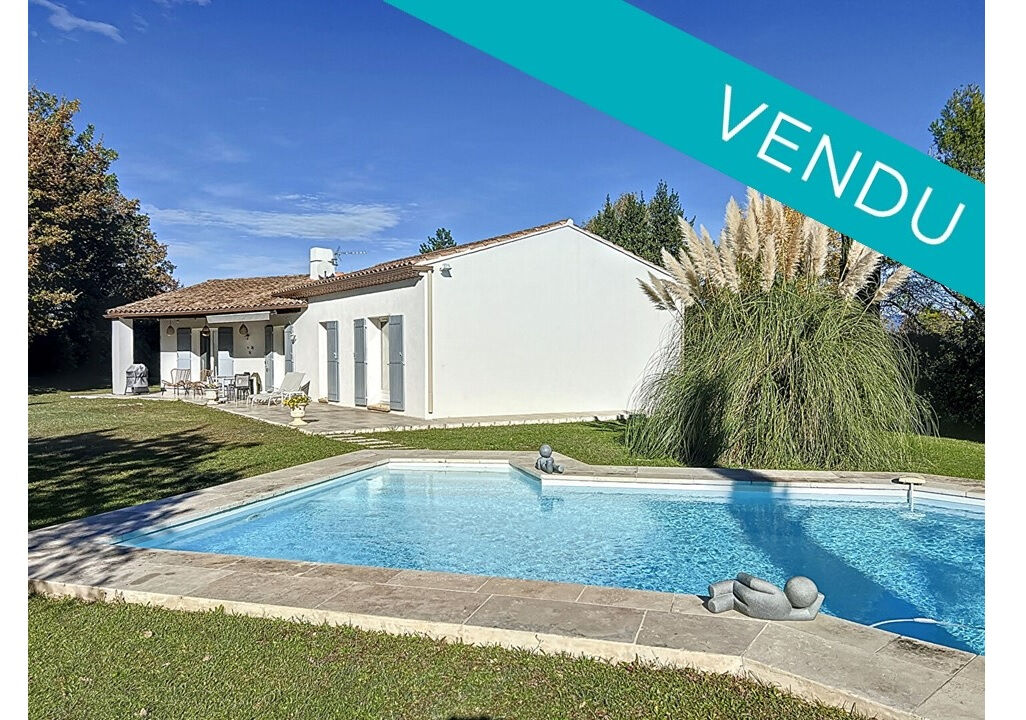 Villa de plain pied, 129 m2, garage, piscine sur 4000 m2 clos