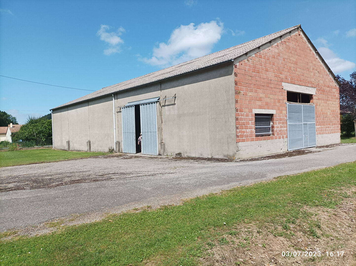 A VENDRE HANGAR + GARAGE + TERRAIN