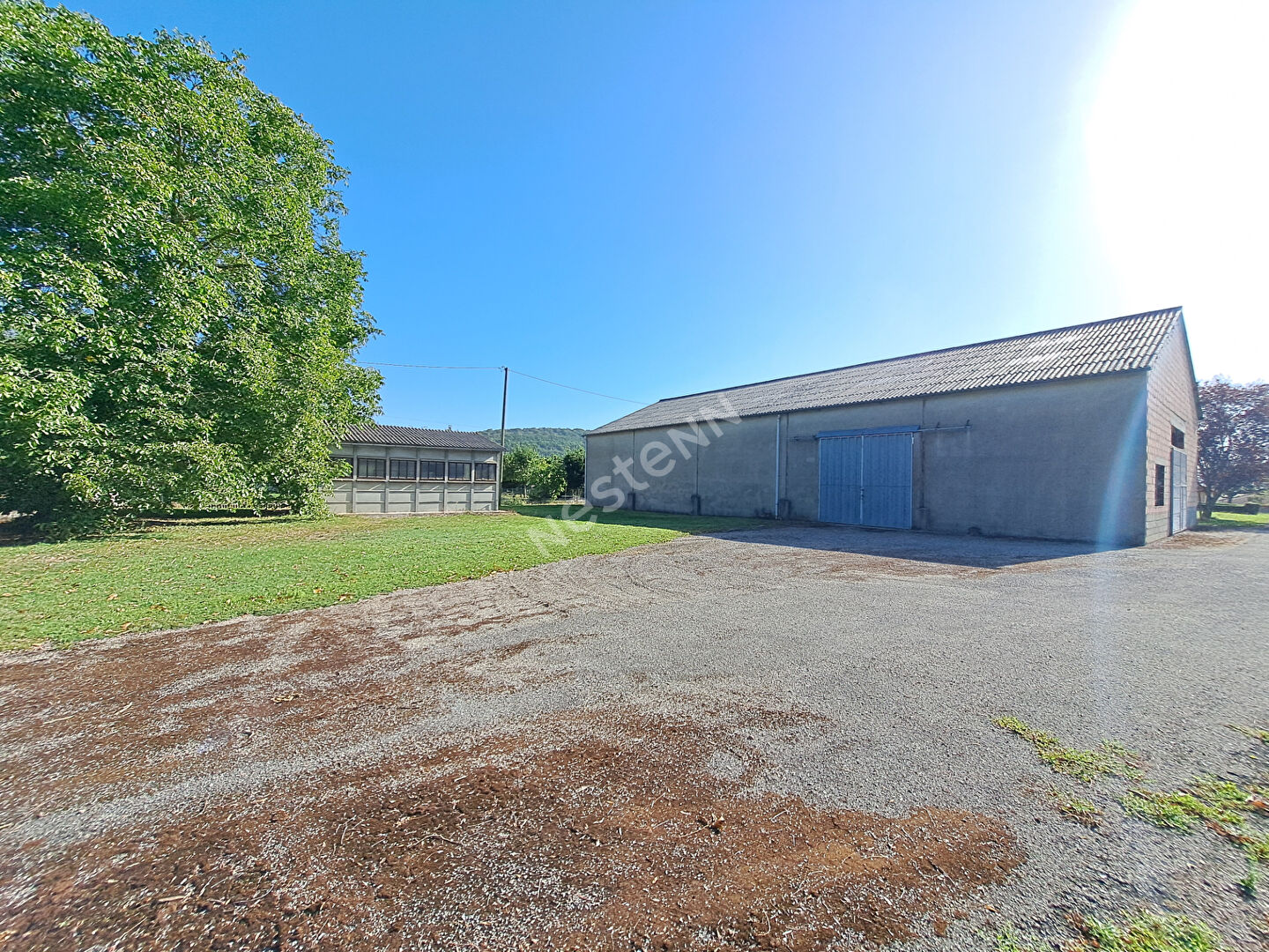 A VENDRE HANGAR + GARAGE + TERRAIN