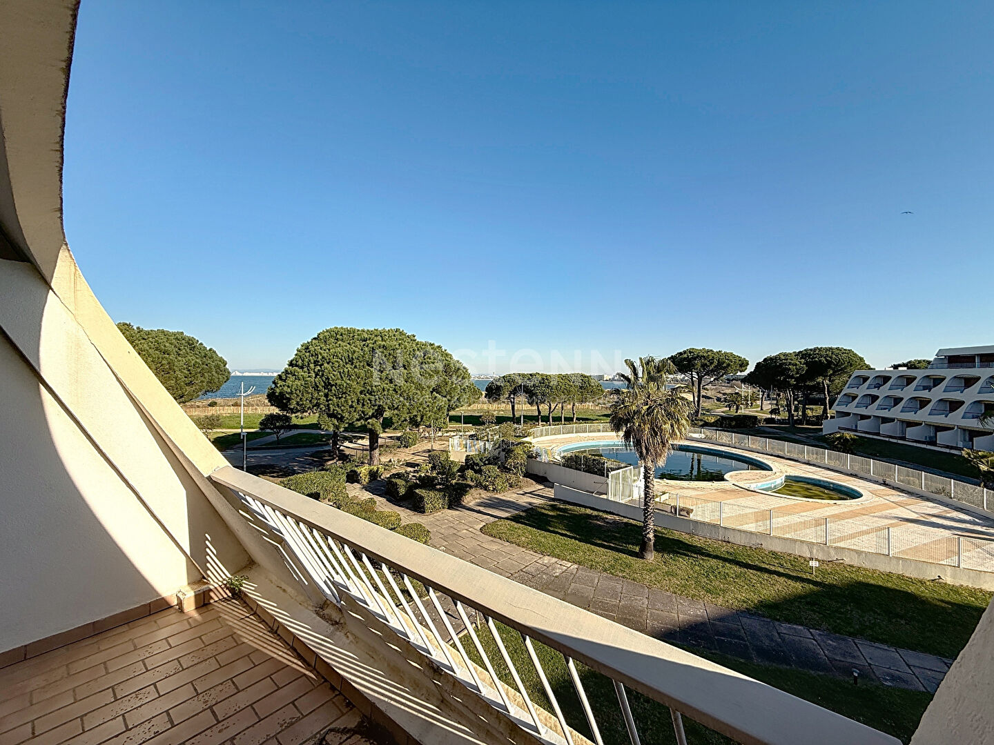 Port Camargue, dans residence prisee jolie P2 avec vue mer