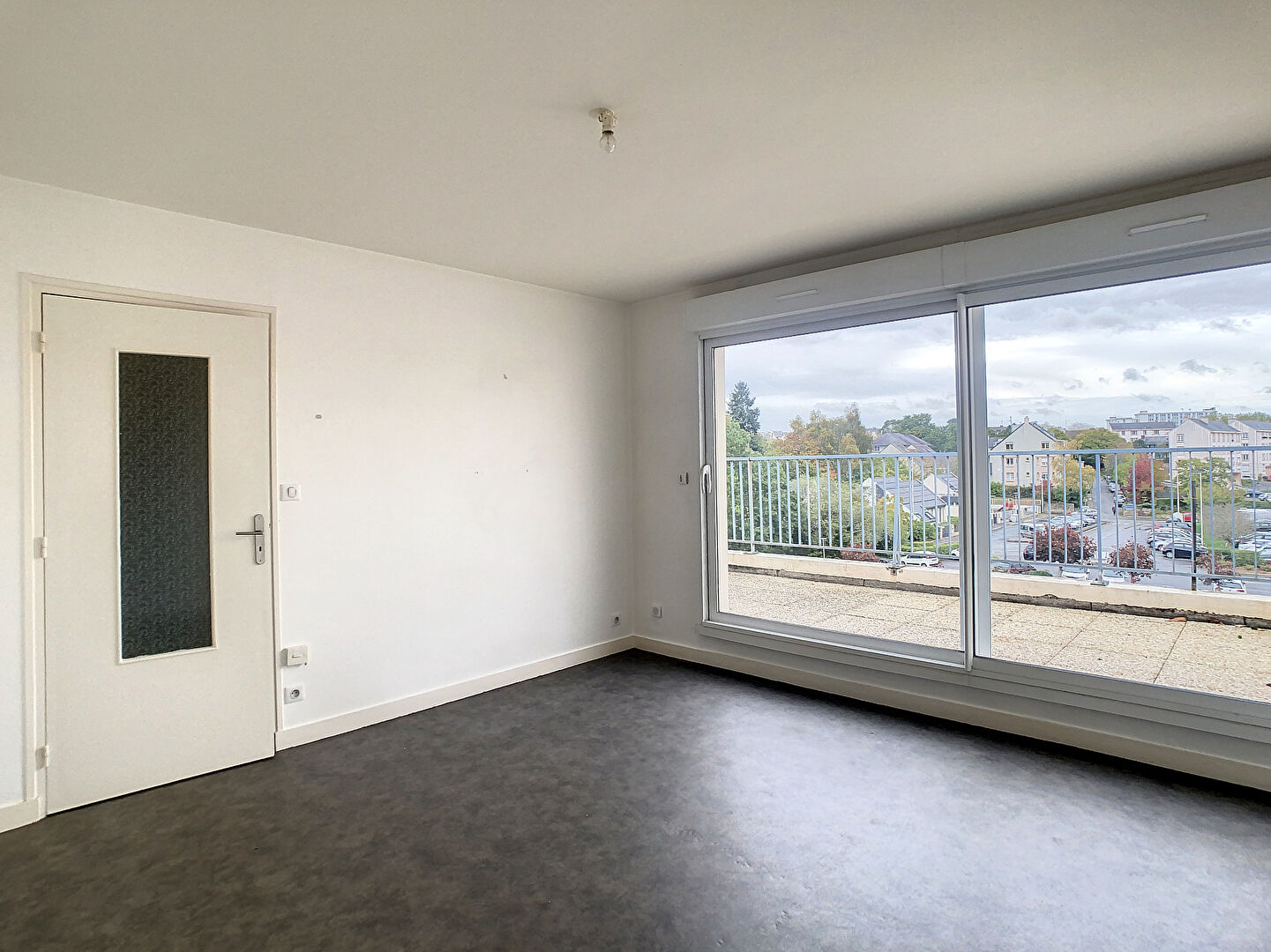 Appartement de type 1 renove - Non loin du Centre Ville