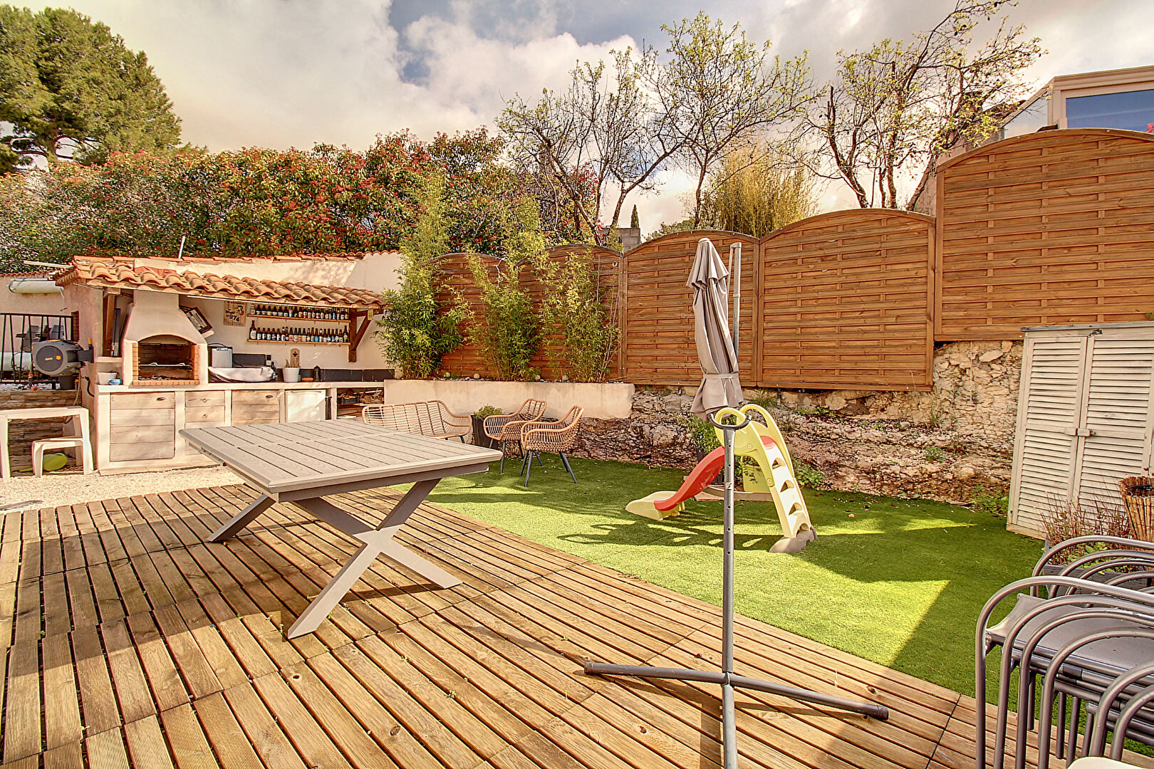 Maison Vitrolles individuelle avec jardin et piscine